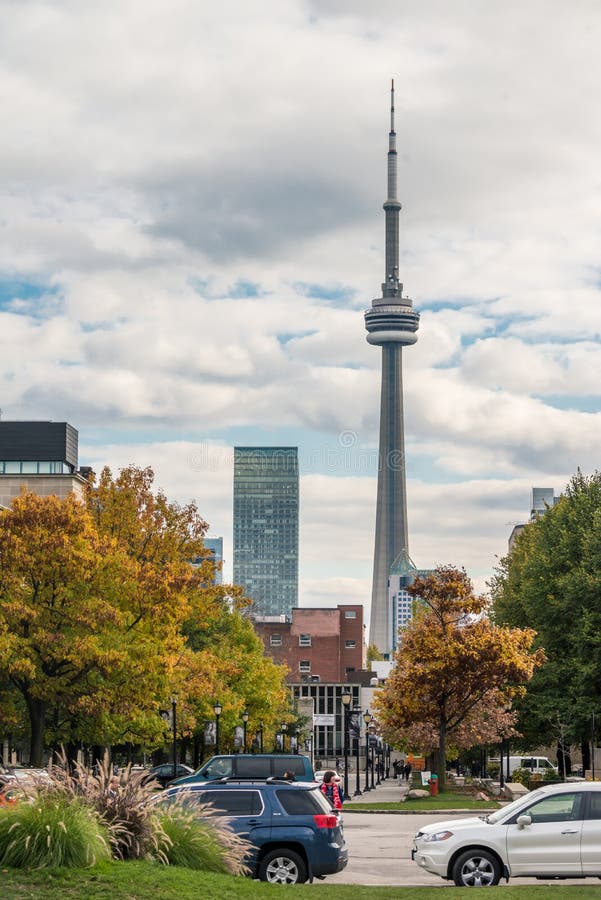 View of CN Tower from University of Toronto Editorial Photography ...