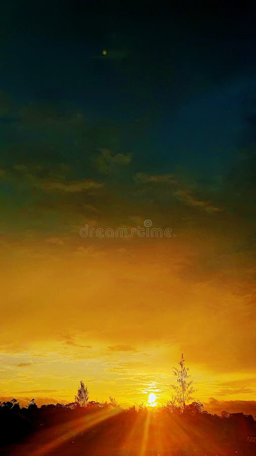 View Day and Night at the Same Time Sunshine Naturally Diffrent Stock ...