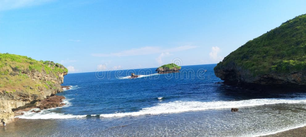 This View Directly Faces Srau Beach Stock Image - Image of faces, beach ...