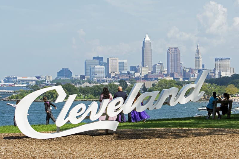 A New Cleveland Script Sign - E.9th Street Pier - CLEVELAND - OHIO ...