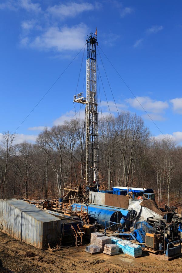 Drilling Rig Derrick with Pipe Stock Photo - Image of vertical, natural ...