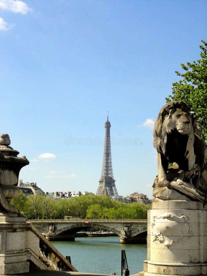 View on the Eiffel tower editorial stock photo. Image of bridge - 40034638