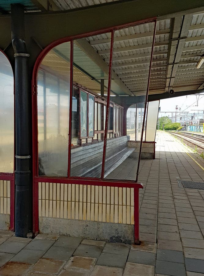 Empty Platform in Railway Station - Sinaia Train Station Stock Photo ...