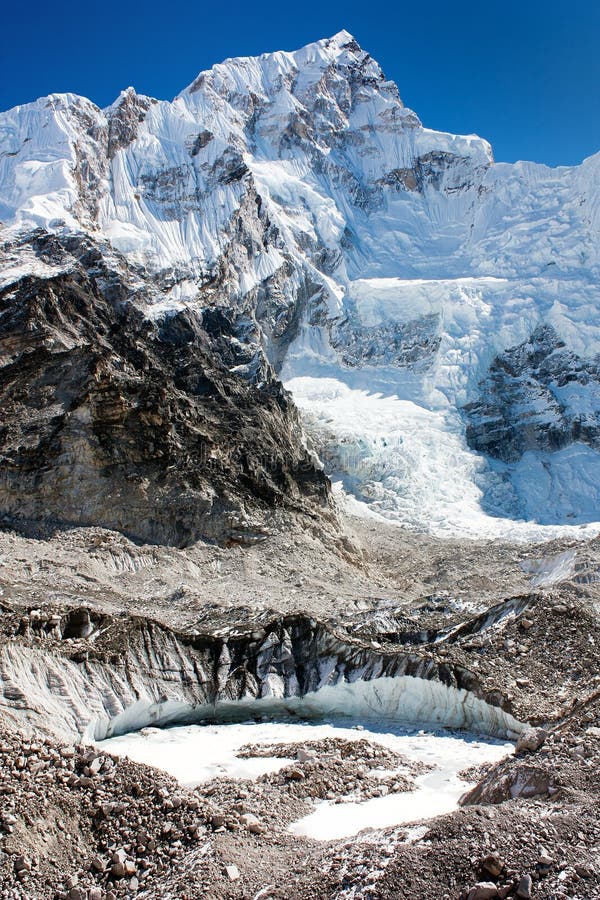 Mt Everest West Ridge stock image. Image of khumbutse - 2094877