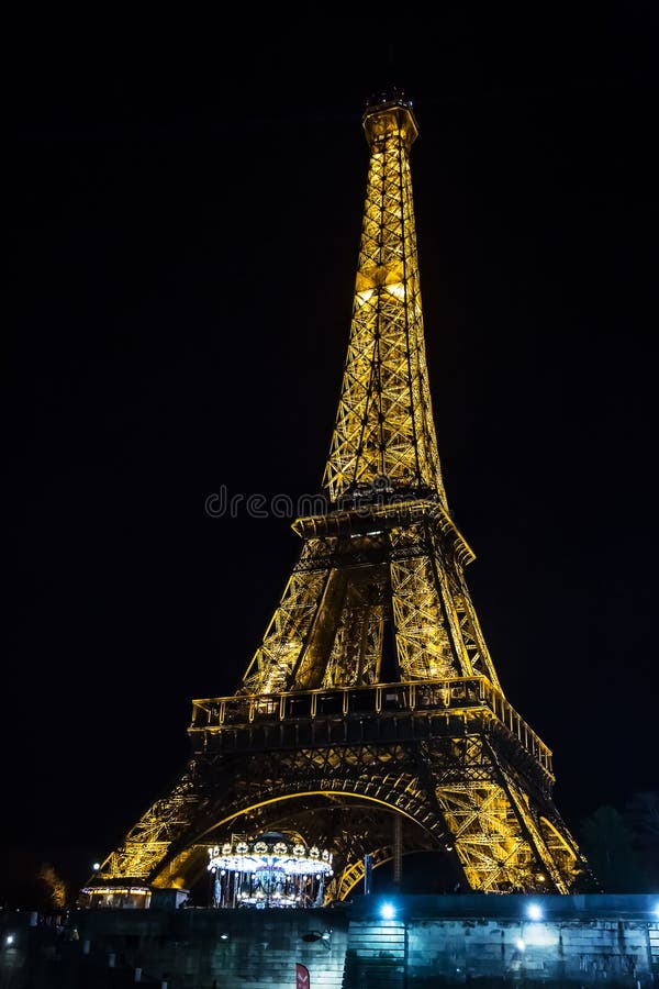 View on the Famous Paris Eiffel Tower Editorial Image - Image of ...
