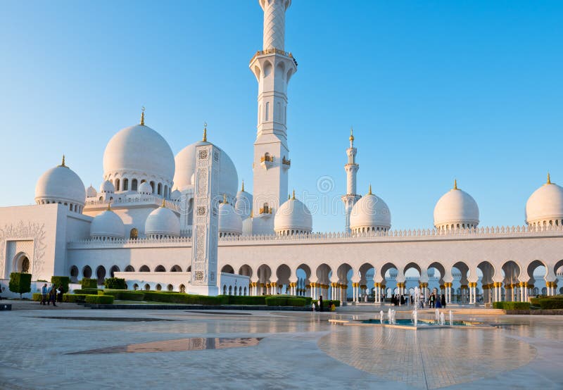 Sheikh Zayed White Mosque in Abu Dhabi, UAE Stock Photo - Image of ...