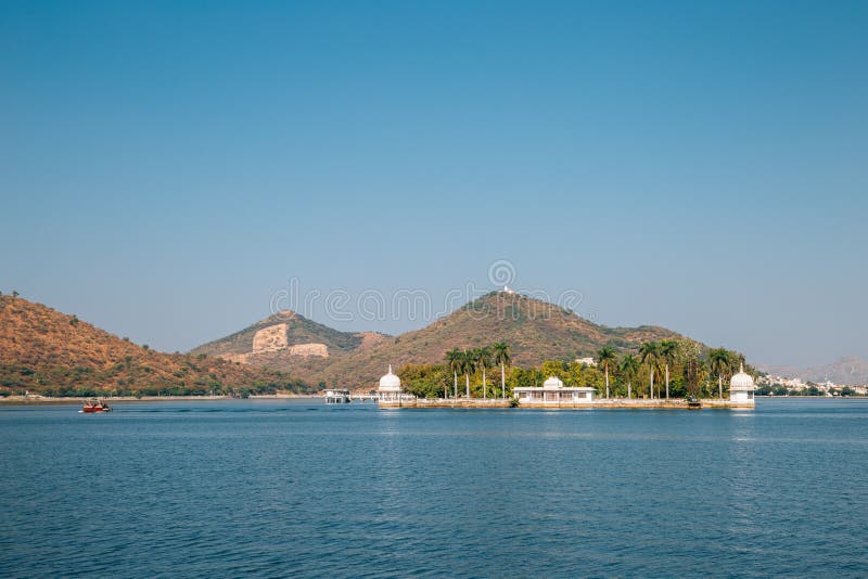 View of Fateh Sagar Lake in Udaipur, India Stock Image - Image of ...
