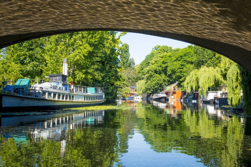 View on Houseboat on the Spree River in Berlin in Tiergarten Editorial ...