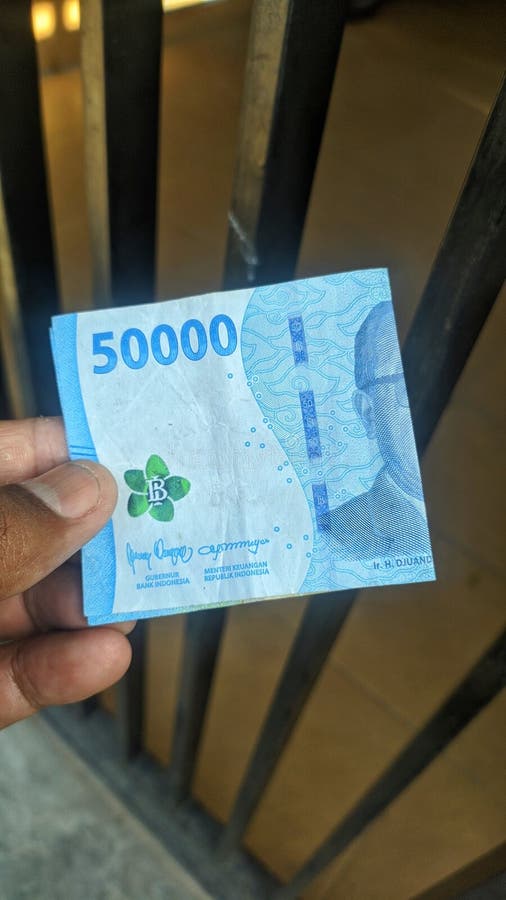 View Indonesia bank notes stock photo. Image of money - 291366024