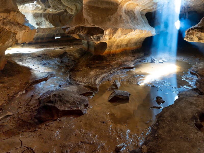 View Inside an Underground Cave Stock Photo - Image of inondée, naturel ...