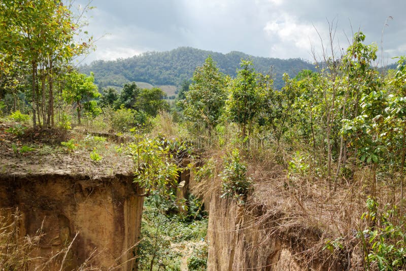 419 Earthquake Split Land Stock Photos - Free & Royalty-Free Stock ...