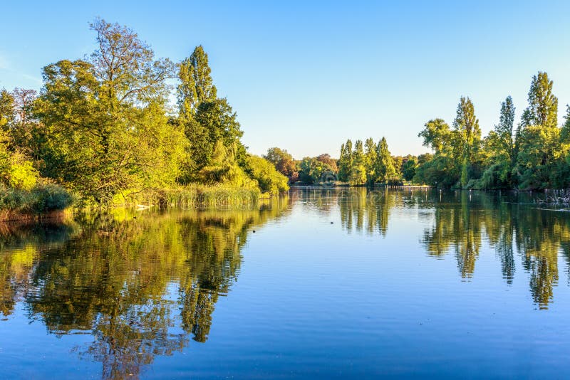 Long Water, Hyde Park stock photo. Image of country, park - 22260338