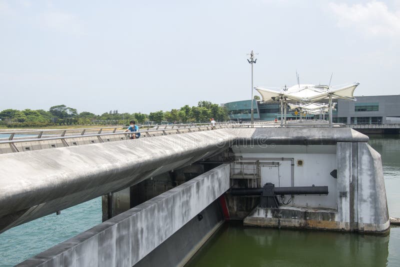 View of the Marina Barrage in Singapore Editorial Stock Photo - Image ...