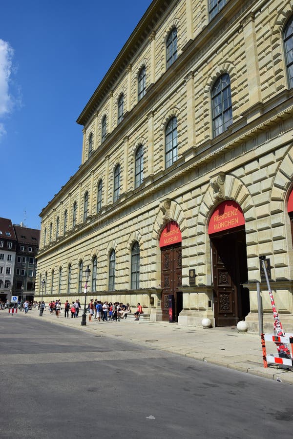View in the MAX-JOSEPH-PLATZ Square in Munich, Germany Editorial Stock ...