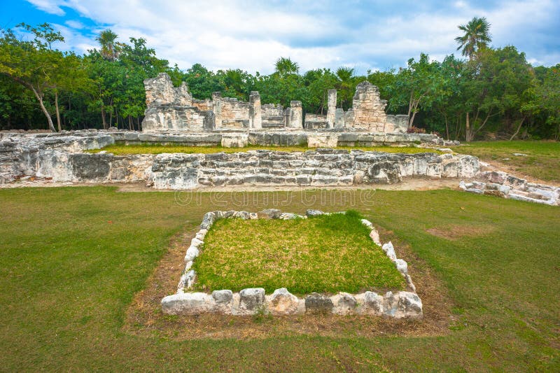 View of Mayan Ruins of El Rey Stock Photo - Image of culture, history ...