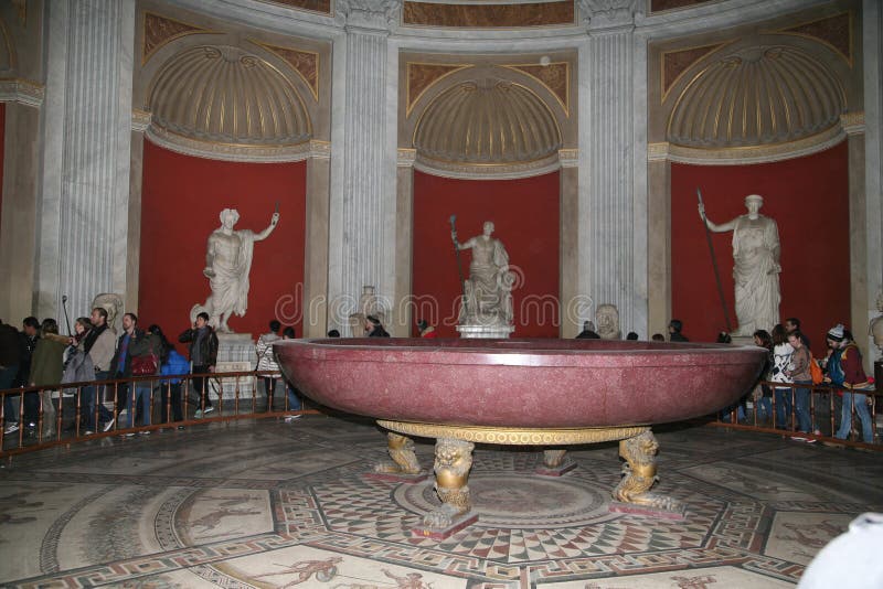 View of Musei Vaticano in Roma Editorial Photo - Image of architecture ...