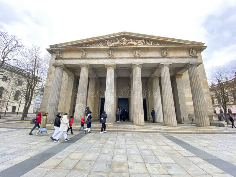 View of the Neue Wache in Berlin Editorial Photography - Image of night ...