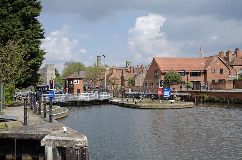 Newark Town Lock, River Trent Stock Image - Image of river, british ...
