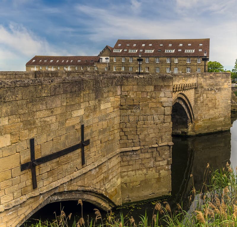 The Old Bridge at Riverside, Godmanchester Reflected in the River Great ...