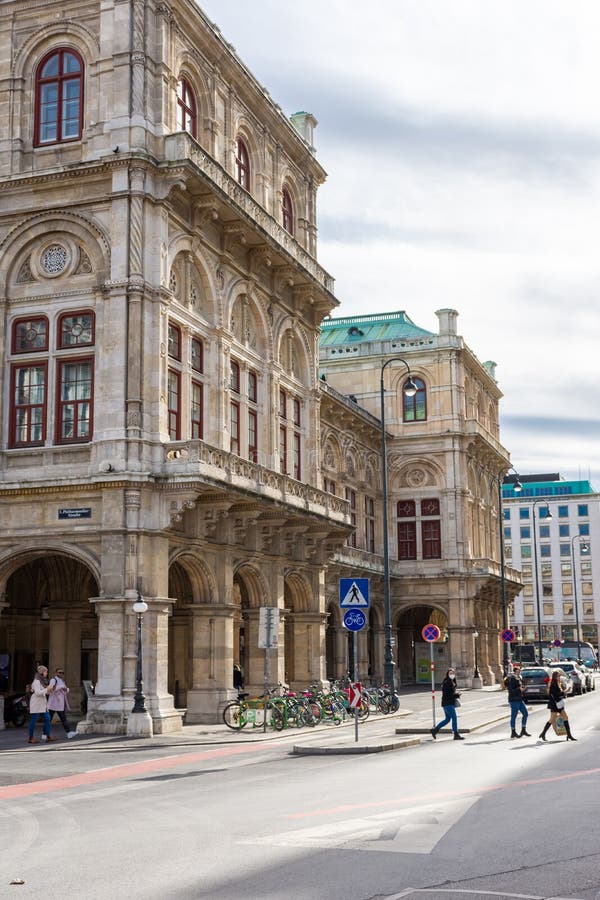 View of the Opera House of Vienna, Austria Editorial Stock Photo ...