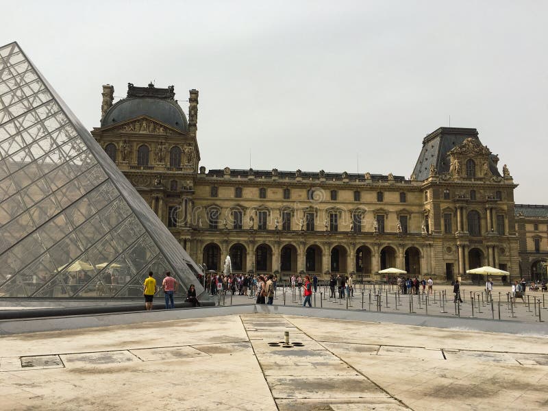 View from the Outside of the Louvre in Paris Editorial Photography ...