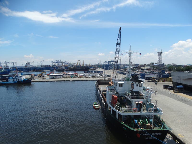 Manila Harbour and Skyline of Downtown, Philippines Editorial Stock ...