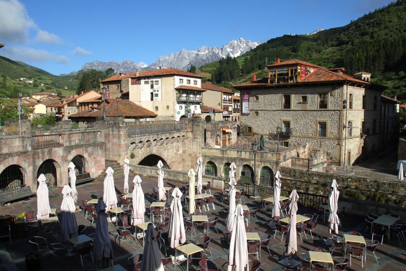 View of Potes editorial photography. Image of potes, asturias - 32071997