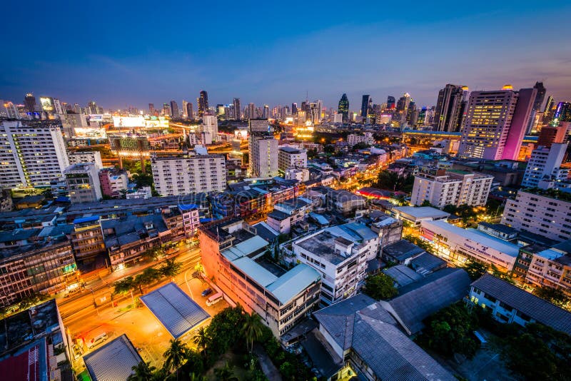 View of the Ratchathewi District at Twilight, in Bangkok Editorial ...