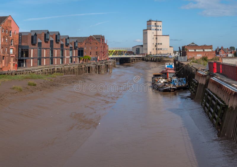 View of River Hull at Low Tide Editorial Photography - Image of freight ...