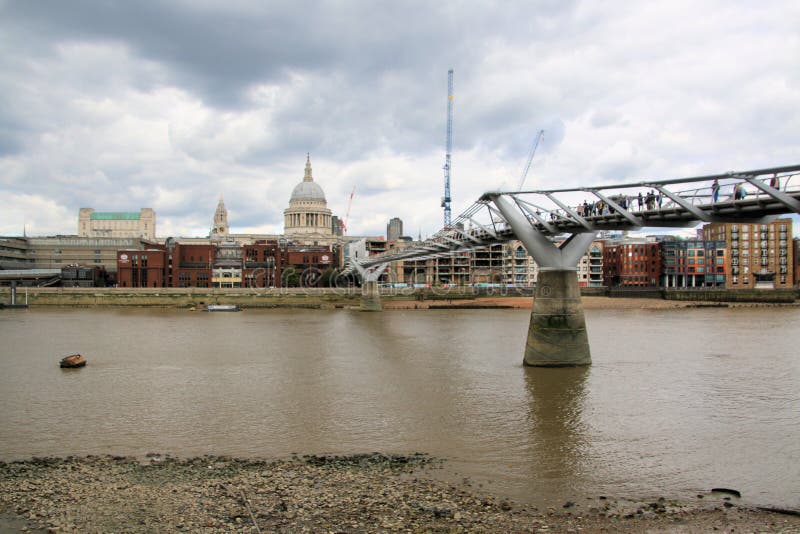 A view of the River Thames editorial photo. Image of outdoor - 261622381