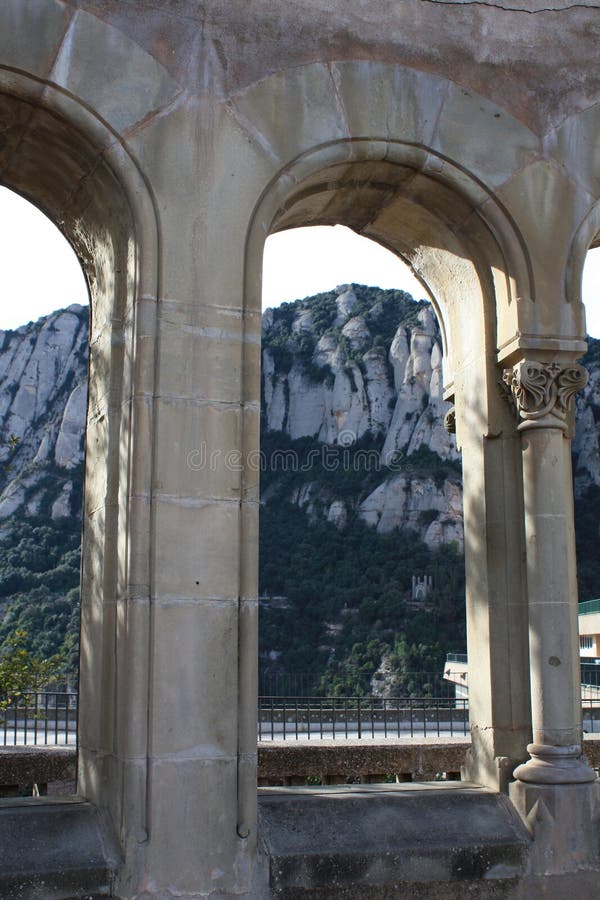 View of Rocks through an Arch Stock Photo - Image of incredibly ...