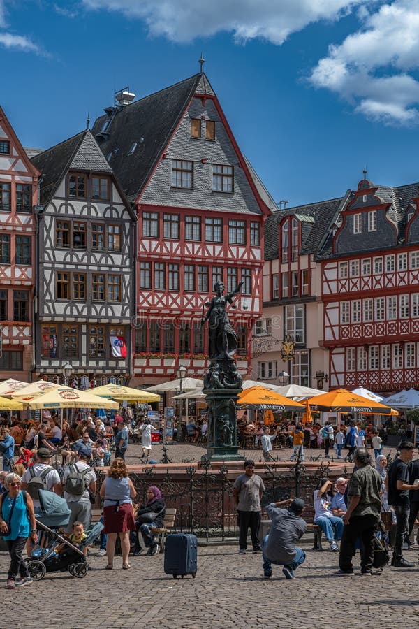 View of the Romerberg Town Square in Frankfurt, Germany Editorial Stock ...