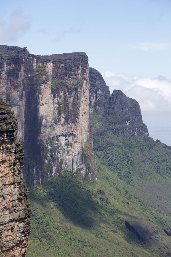 Table Mountain in Cape Town from the Road Stock Image - Image of drive ...