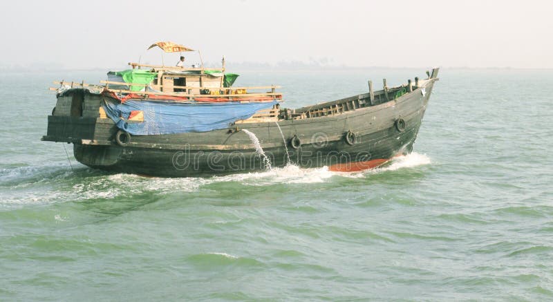 View of Running Wooden Boat at Deep River Editorial Photo - Image of ...