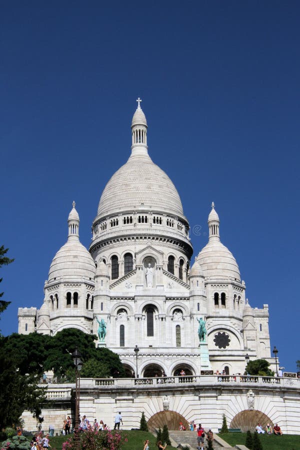 A View of the Sacre Coeur in Paris Editorial Stock Photo - Image of ...