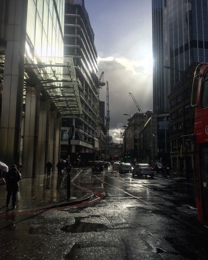 London in the Rain editorial stock image. Image of george - 50137514