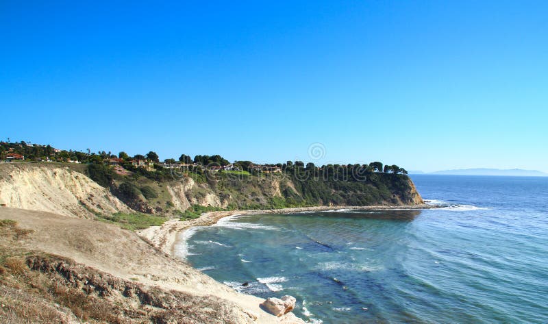 View of Seashore Cliff in Ranchos Palos Verdes Stock Photo - Image of ...