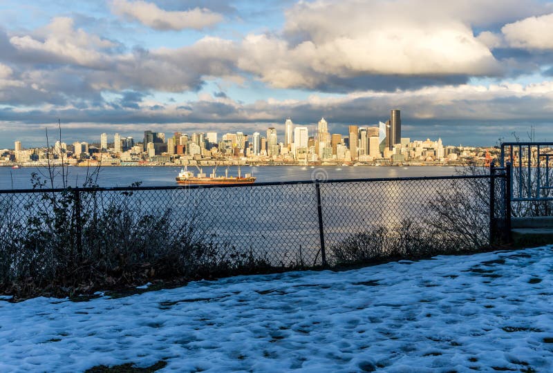 Winter Seattle Skyline stock image. Image of pacific - 142965403