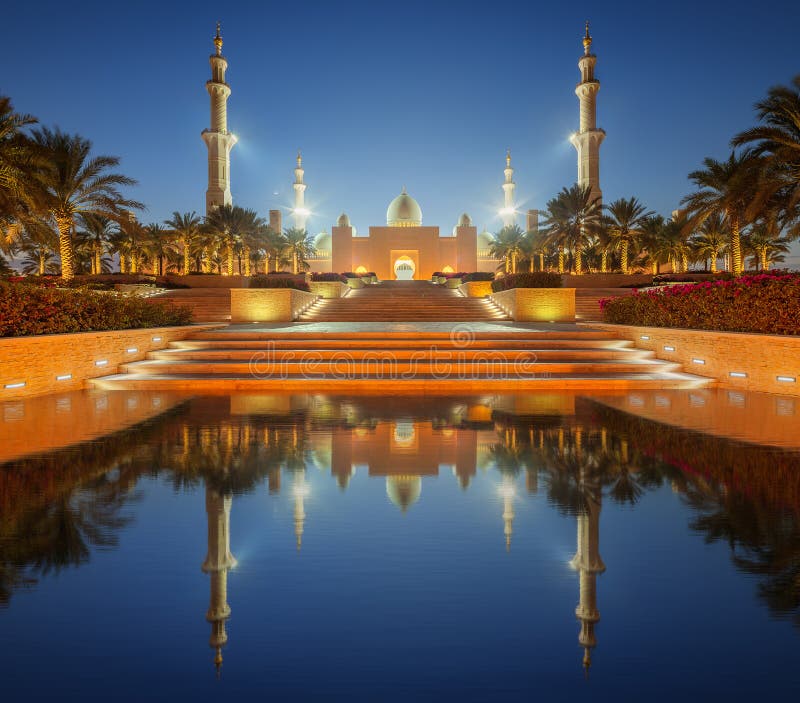 Sheikh Zayed Grand Mosque at Sunset Abu-Dhabi, UAE Stock Photo - Image ...