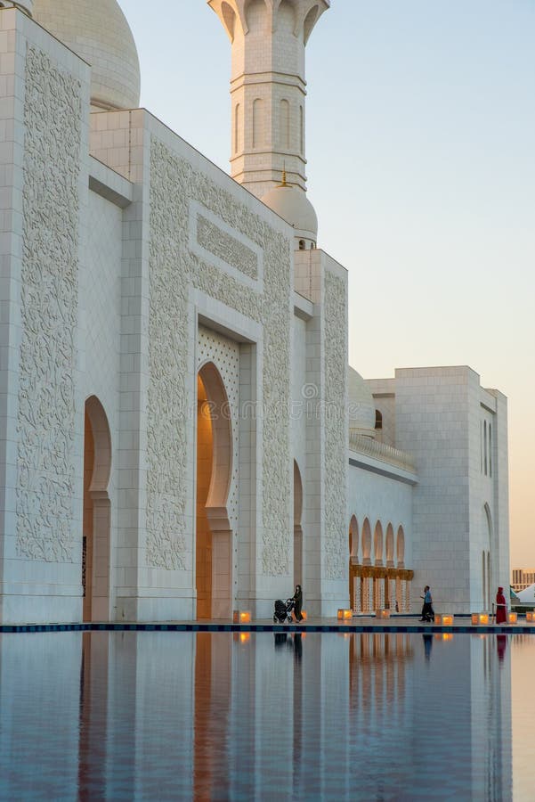 View of Sheikh Zayed Grand Mosque Editorial Stock Image - Image of ...