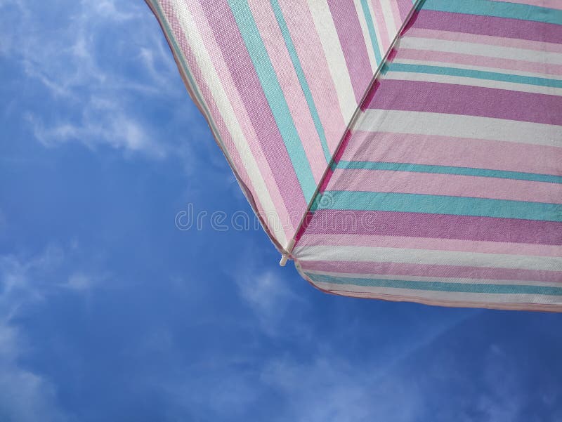 View of the Sky Under a Parasol Stock Image - Image of tissue, white ...
