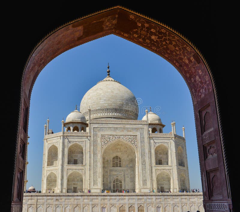 View of Taj Mahal from Right Side Editorial Stock Photo - Image of view ...