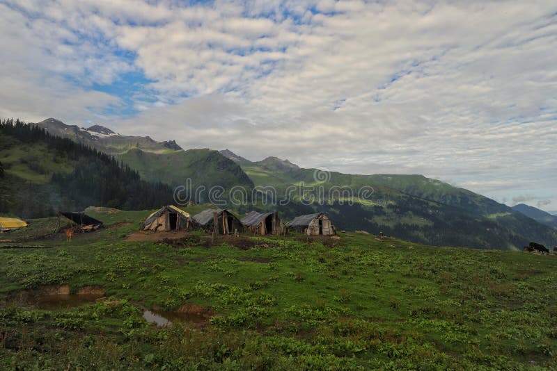 View from the Top of the Bunbuni Pass, Himachal Pradesh India Stock ...