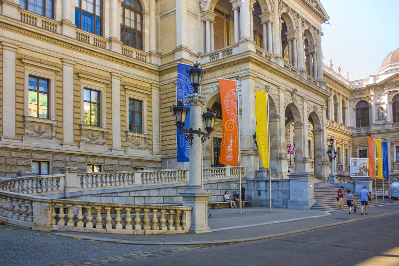 View of the University of Vienna Editorial Image - Image of ancient ...