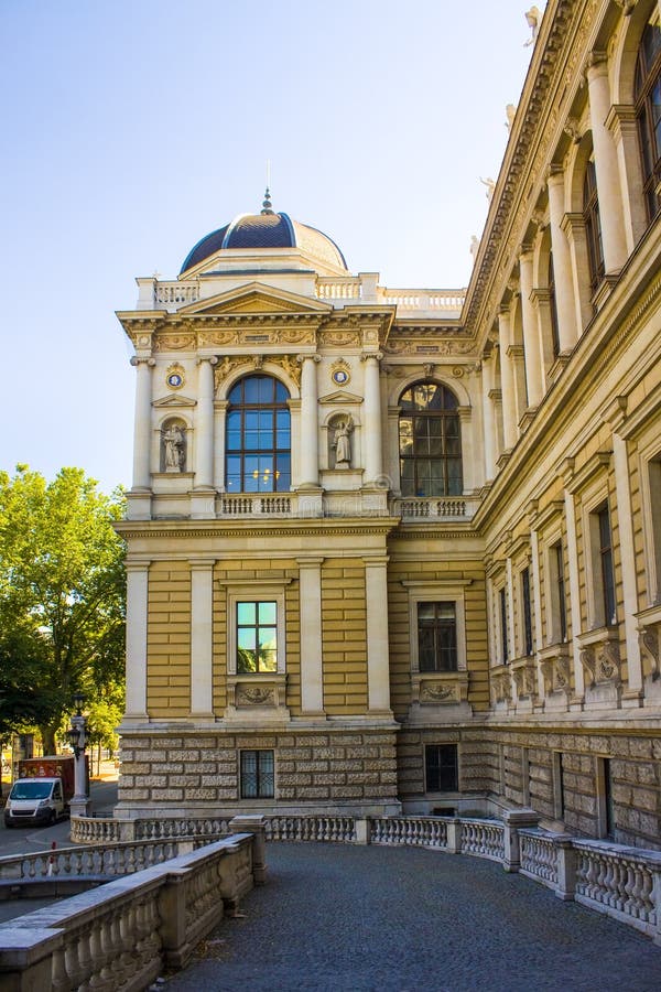 View of the University of Vienna Stock Photo - Image of landmark ...