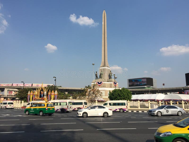 View of Victory Monument editorial photo. Image of roadway - 67652111