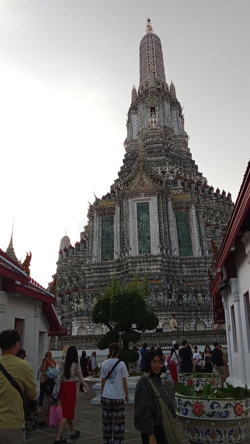 View of Wat Arun Temple Thailand Editorial Stock Photo - Image of arun ...