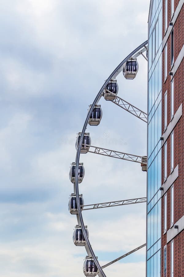 View Wheel Hiding Behind the Building. View Wheel and Gondolas on the ...