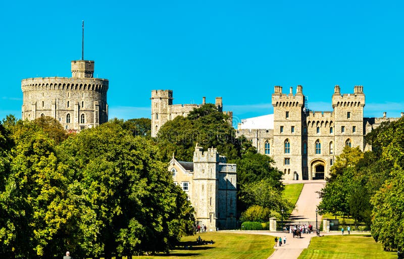 View of Windsor Castle from the Long Walk, England Editorial Stock ...