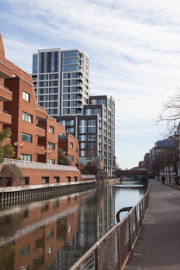 Views Along the River Kennet in Reading, Berkshire in the UK Editorial ...